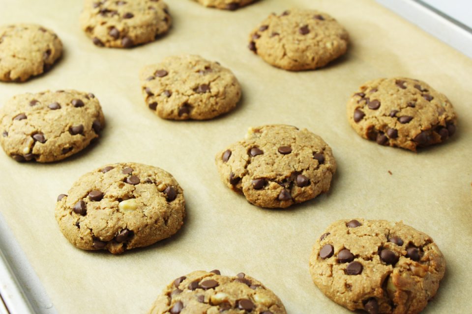 Simple Mills Chocolate Chip Cookies Reinvented | The Refined Hippie